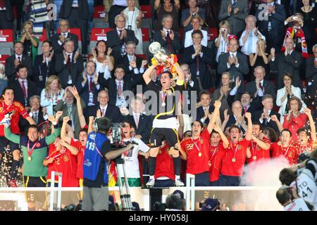 IKER CASILLAS & SPANISH TEAM GERMANY V SPAIN ERNST-HAPPEL-STADION ...