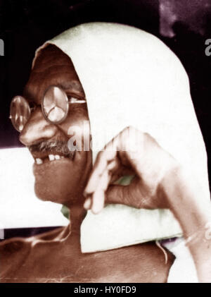 Mahatma Gandhi smiling 1930 Stock Photo - Alamy