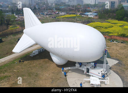 Liu'an. 29th Mar, 2017. Photo taken on March 29, 2017 shows a captive ...