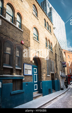 Entrance of Sandy's Row synagogue, a historic Ashkenazi synagogue in a ...