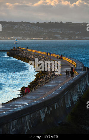 Brixham, Devon, UK. 1st April 2017. UK Weather. The last rays of ...