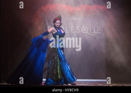 Veronique Divine performing. 'Rebirth of Burlesque' at Hoxton Hall is ...