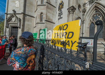 Thomas More building Royal Court of justice in London Stock Photo - Alamy