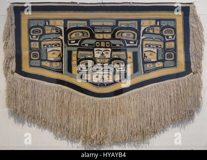 Chilkat robe by Mary Ebbetts Hunt (Anisalaga), Tlingit people, Honolulu ...