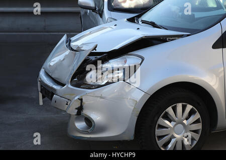 Car accident with front-end damage to a Lexus Stock Photo - Alamy