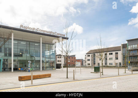 Urban regeneration, Scotland - Raploch Community Campus and housing ...