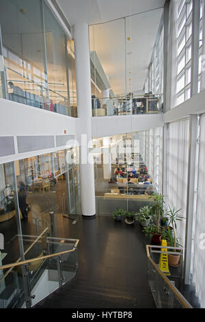 The Queens Library at Flushing, Queens, New York. NYC storefront photo ...