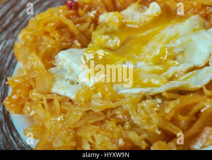 Tursu Mıhlası - Turkish dish with sauerkraut Stock Photo - Alamy