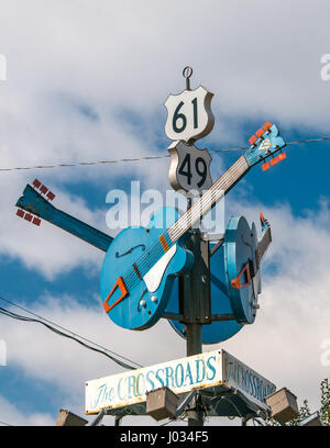 The sign at The Crossroads of Highway 49 and 61 in Clarksdale ...