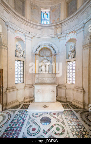 Tempietto built by Donato Bramante at the courtyard of San Pietro in ...