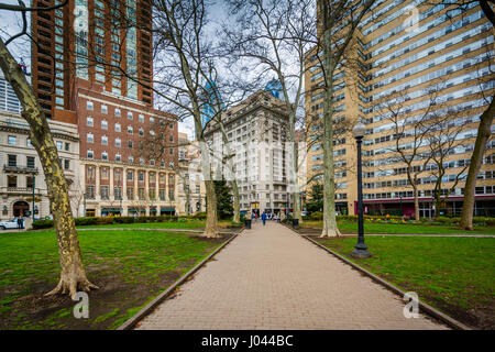 Walkway and buildings at Rittenhouse Square, in Philadelphia ...
