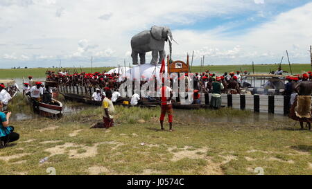 Barotseland, Zambia. 8th Apr, 2017. The boat "Nalikwanda" arrives in ...