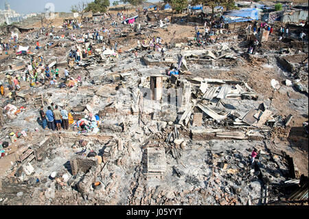 Slum destroyed in fire, damu nagar, kandivali, mumbai, maharashtra ...