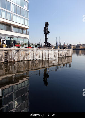 Vulcan, giant bronze sculpture by Eduardo Paolozzi at the Yorkshire ...