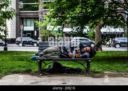 Homeless woman in Washington DC Stock Photo - Alamy