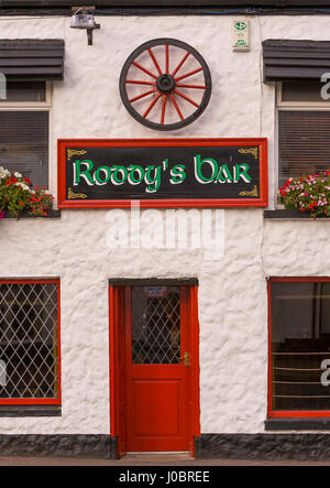 GLENTIES, DONEGAL, IRELAND - Roddy's Bar exterior Stock Photo - Alamy