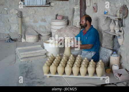 Interior of the A'ali Pottery Workshop, Bahrain Stock Photo - Alamy