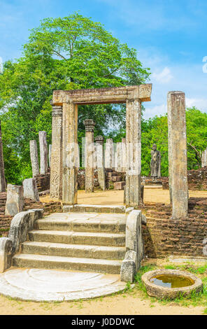Atadage temple at Polonnaruwa Stock Photo - Alamy