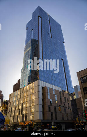 Shake Shack, Times Square, NYC Stock Photo - Alamy