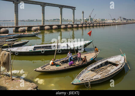 Bridge construction, varanasi, uttar pradesh, india, asia Stock Photo ...