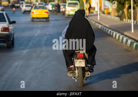 Street in Qom city, capital of Qom Province in Iran Stock Photo - Alamy