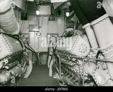 HMS Highburton, engine room with twin Deltic installation Stock Photo ...