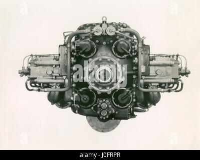 Napier Nomad 3135 EHP compound diesel engine Stock Photo - Alamy