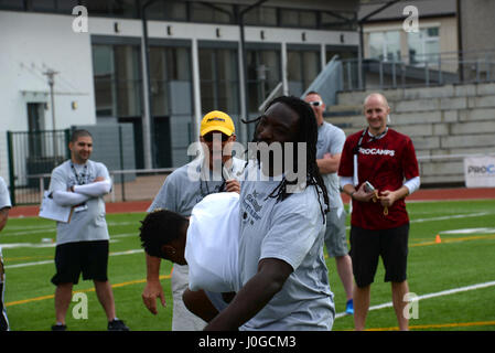 New England Patriots running back James White warms up before an NFL ...