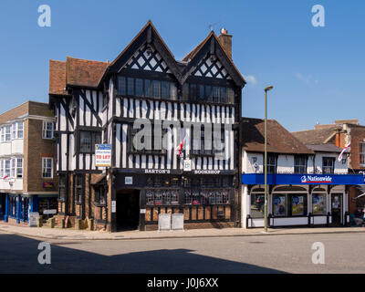the town centre of Leatherhead Surrey Stock Photo: 10743881 - Alamy