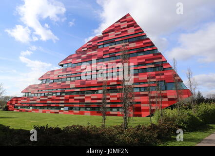 YANG Fujia and Amenities Building at the Jubilee Campus, University of ...