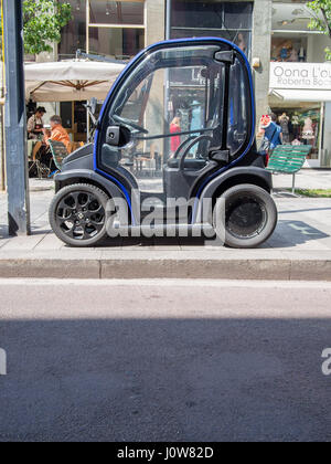 Biro , electrical smart city car designed in Italy, store in Milan ...