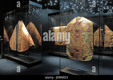 The amazing Cloth of Gold Vestments exhibition in the Medieval Museum ...