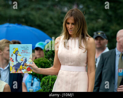 First lady Melania Trump prepares to read 'You' by Sandra Magsamen ...