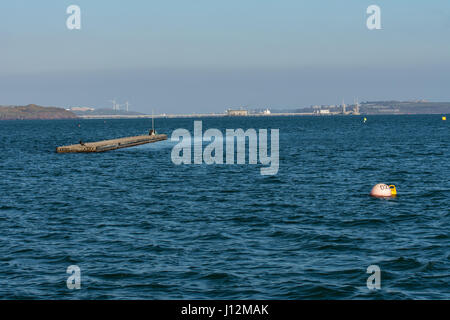 Wind shadow creating calm water in lee of outer pontoon Stock Photo - Alamy