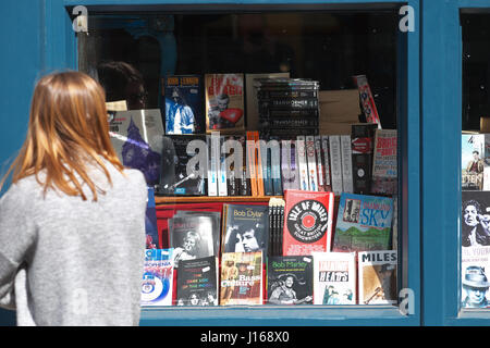 Books in the window of a bookshop in Hay on Wye , the second hand Book ...