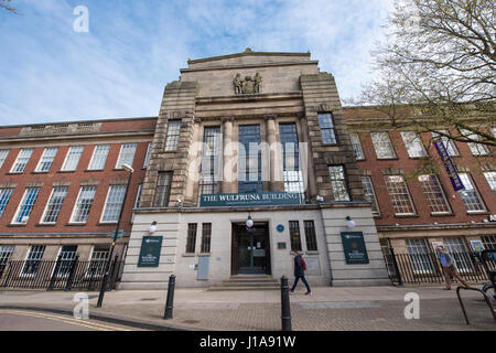 Street view of the front of the distinctive 1930s University of ...