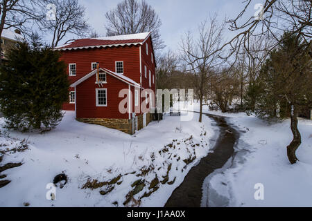 The Snowy Wallace Cross Mill in Felton, Pennsylvania Stock Photo - Alamy