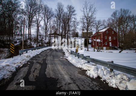 The Snowy Wallace Cross Mill in Felton, Pennsylvania Stock Photo - Alamy