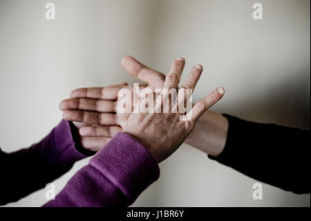 Deafblind signs language Stock Photo - Alamy