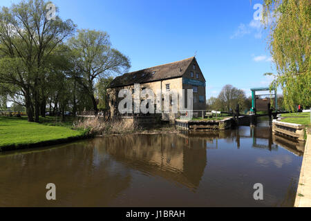 The River Nene, Oundle, Northamptonshire, England, UK Stock Photo ...