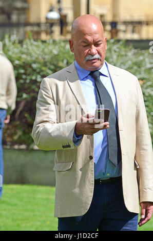 JOHN PIENAAR DEPUTY POLITICAL EDITOR FOR BBC NEWS PICTURED WITH THE ...