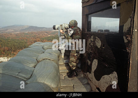 Observation posts along the heavily fortified Korean Demilitarized Zone ...