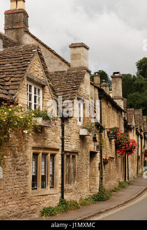 A street in Castle Combe, Wiltshire, England Stock Photo - Alamy