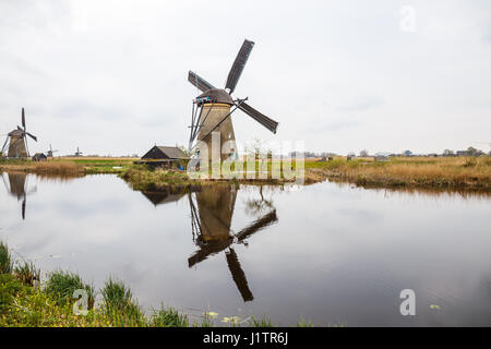 Rotterdam Kinderdijk Windmills park World Heritage Stock Photo - Alamy