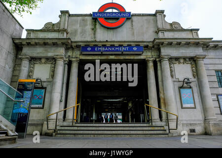 Embankment Underground Tube Station Northern Line Platform, London ...