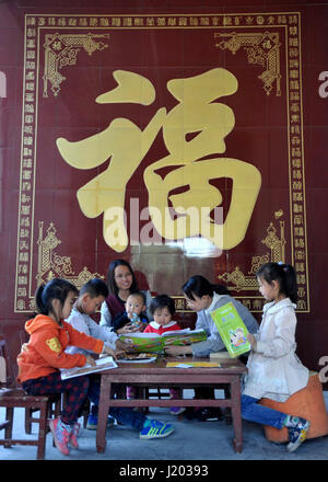 Yuncheng, China's Shanxi Province. 23rd June, 2016. Police guide a ...