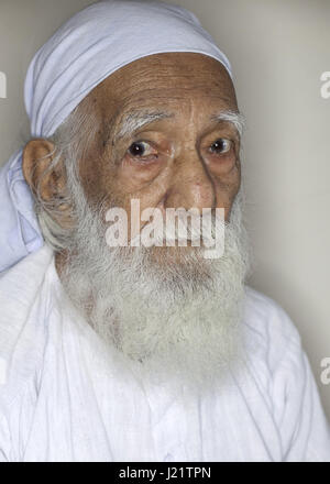 Sunderlal Bahuguna, Indian environmentalist and Chipko movement leader ...