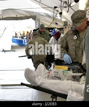 Members of the Washington National Guard’s 10th Homeland Response Force ...