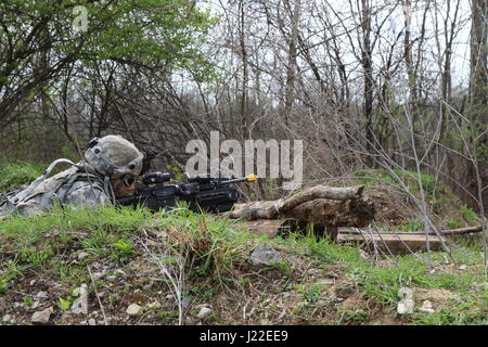 Soldier from C Co. 1-293rd Infantry Battalion, 76th Infantry Brigade ...
