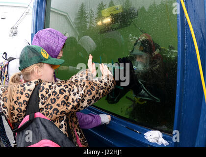 BREMERTON, Wash. (April 18, 2017) – Navy Diver 2nd Class Andrew Hulsey ...